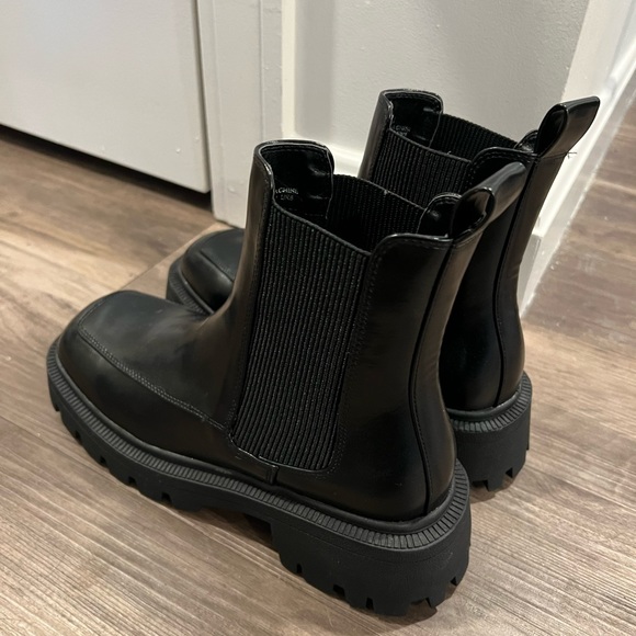 Urban Outfitters | Shoes | Brand New Chunky Chelsea Boot | Poshmark